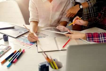 Digital Creator Meaning: Everything You Need to Know | SocialBu Blog